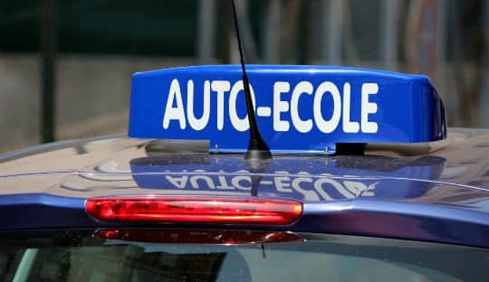 Le lycée transformé en auto-école