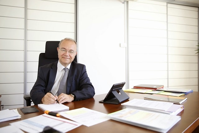 Nicolas PERNOT Directeur général des services - Éditions Weka